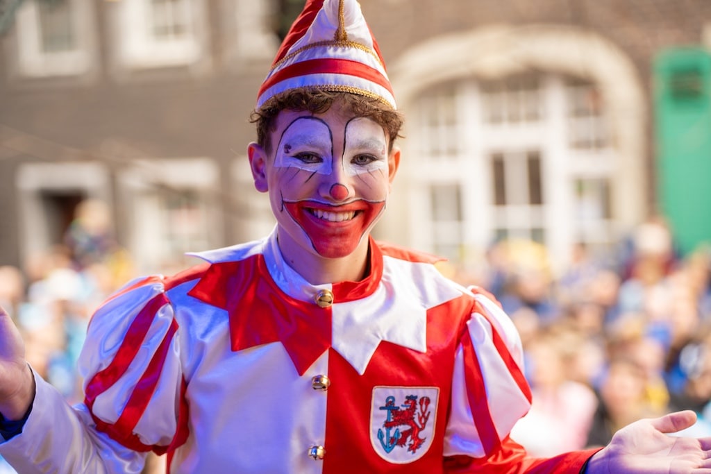 Kinder-Hoppeditz feiert närrisches Erwachen vor großer Kulisse ...